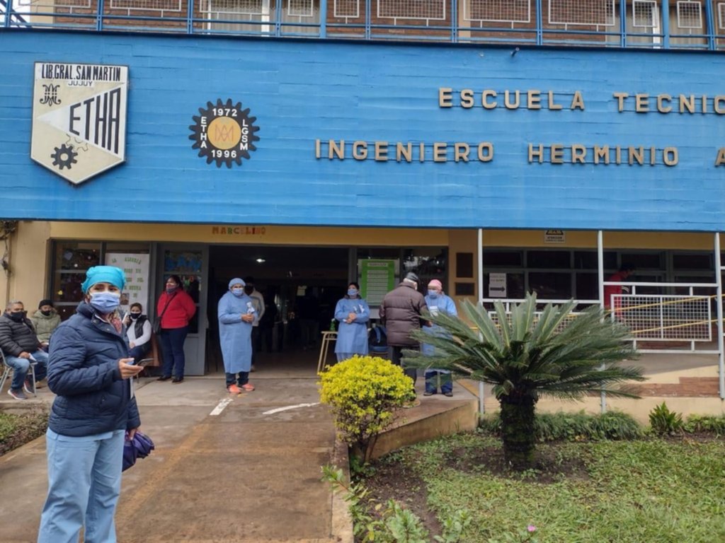 Suspenden clases presenciales en una escuela de Libertador por dos ... Suspenden clases presenciales en una escuela de Libertador por dos ...