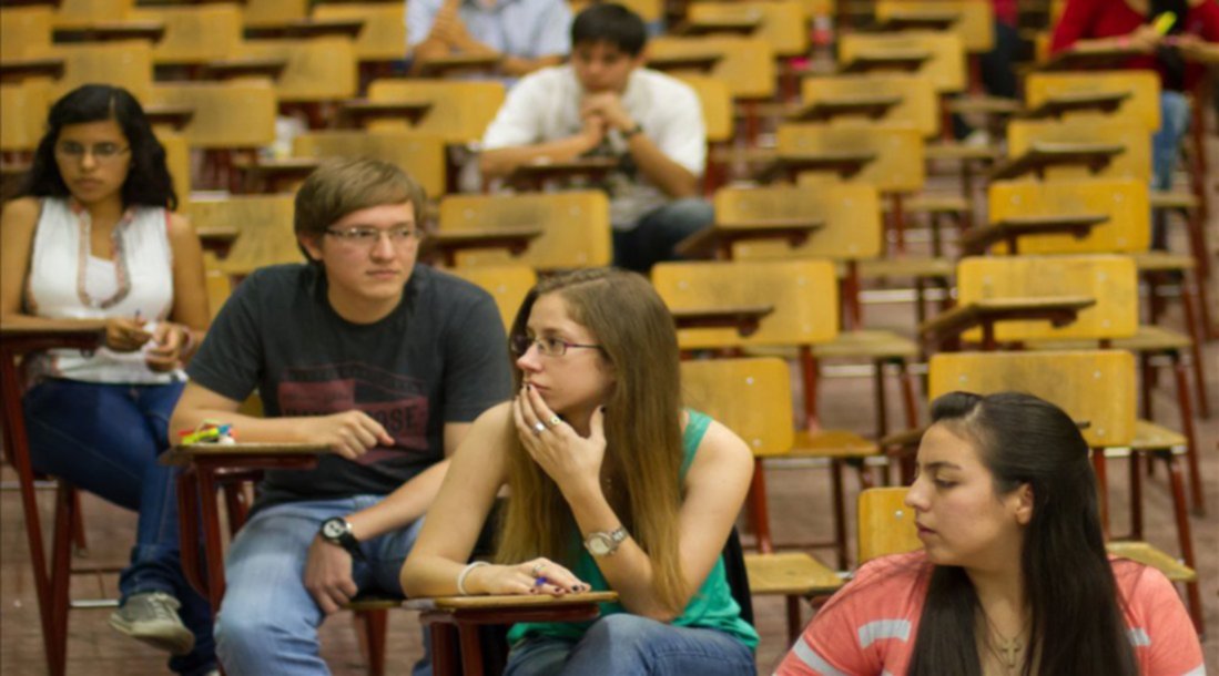Jóvenes De Entre 18 A 24 Años De Edad Sin Inserción Social